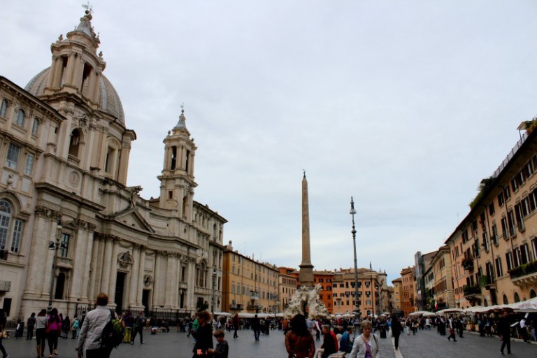 A good walking itinerary through Rome - Adventitious Violet