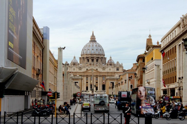 A good walking itinerary through Rome - Adventitious Violet